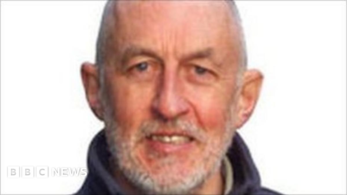 Tributes paid to Glasgow councillor George Roberts - BBC News