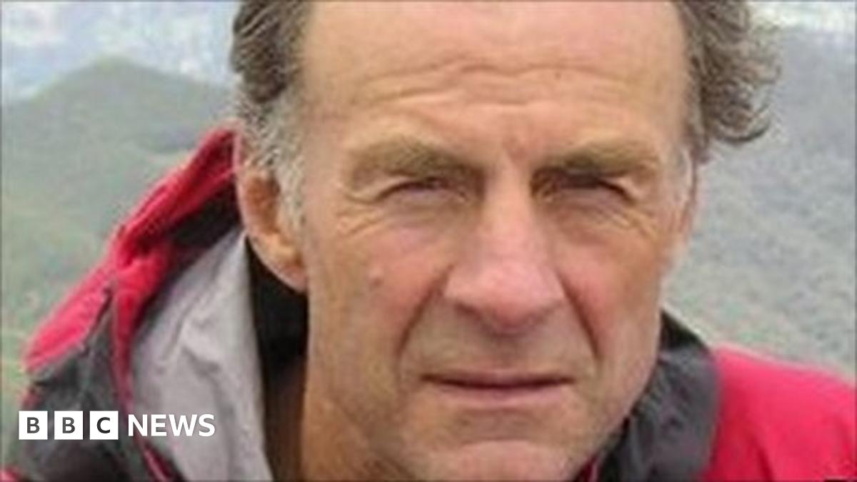 Sir Ranulph Fiennes gets Plymouth University honorary doctorate - BBC News