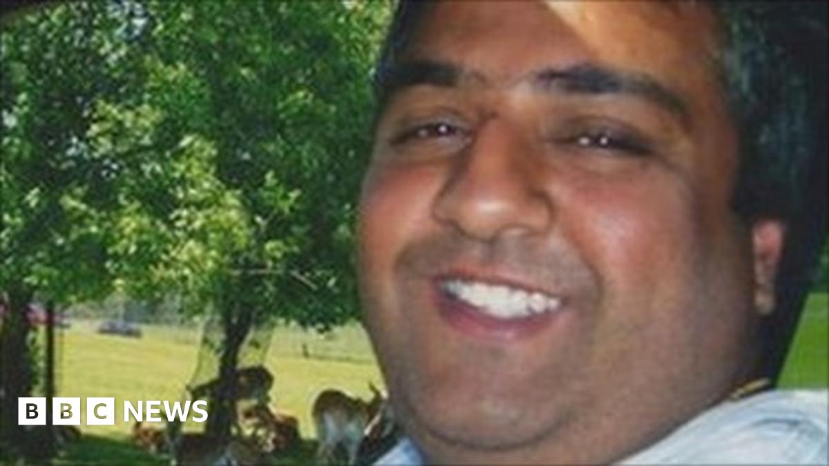 Siddique murder trial: Brother and two men convicted - BBC News