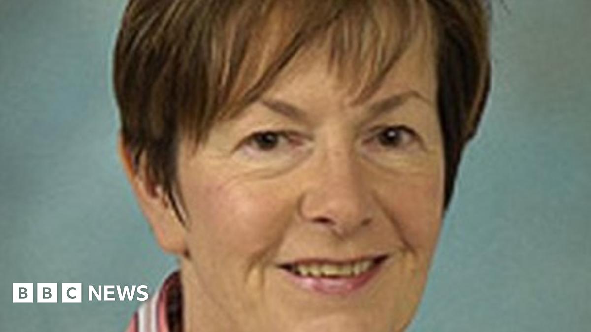 Nottinghamshire Police chief constable Julia Hodson retires - BBC News