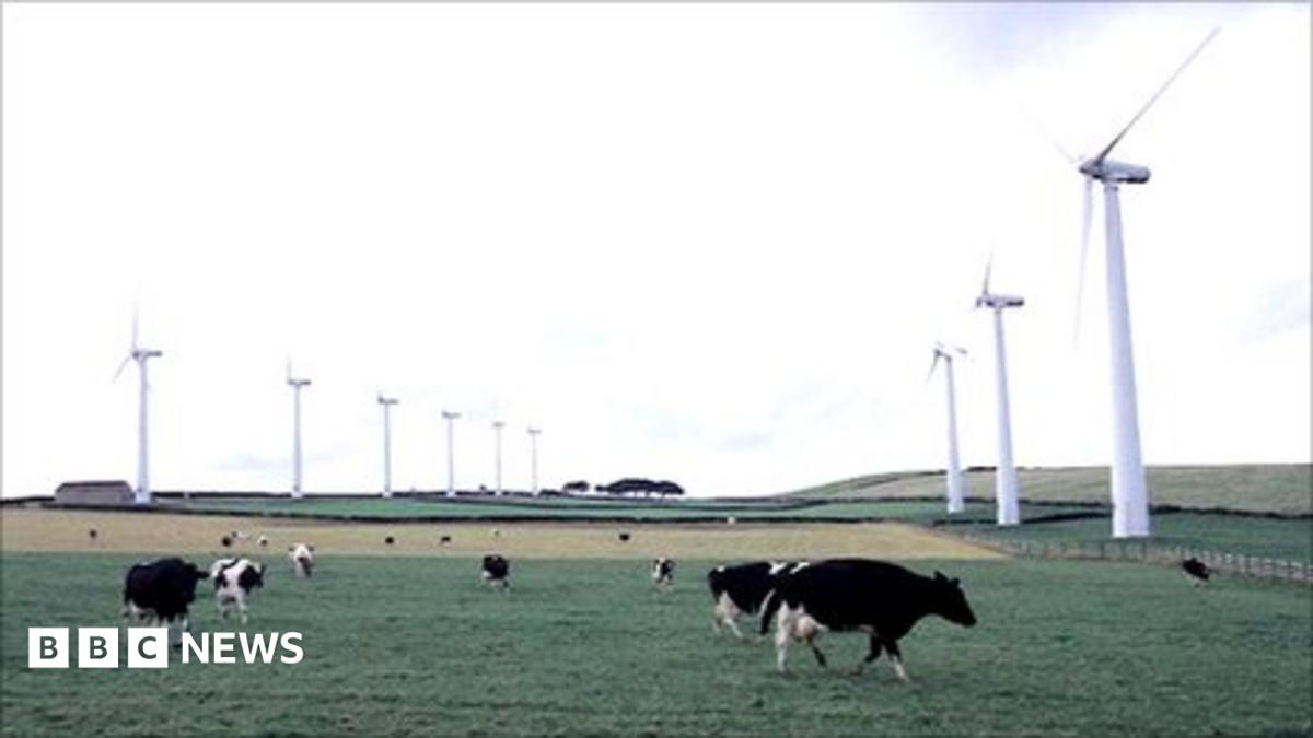 Two wind farm turbine plans approved in Cornwall - BBC News
