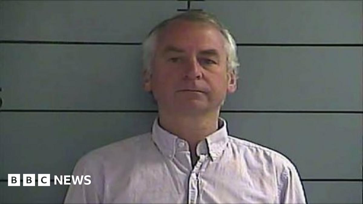 Australia 'collar-bomb' accused Peters pleads guilty - BBC News