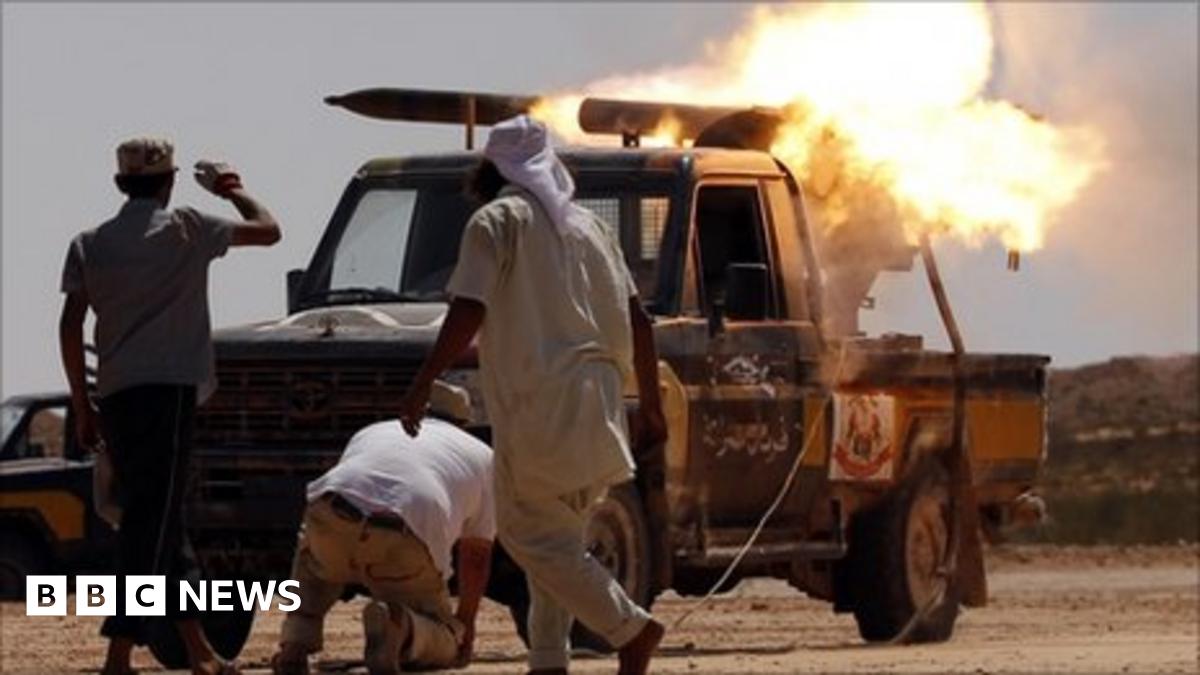 Libya's NTC troops renew assault on pro-Gaddafi Sirte - BBC News