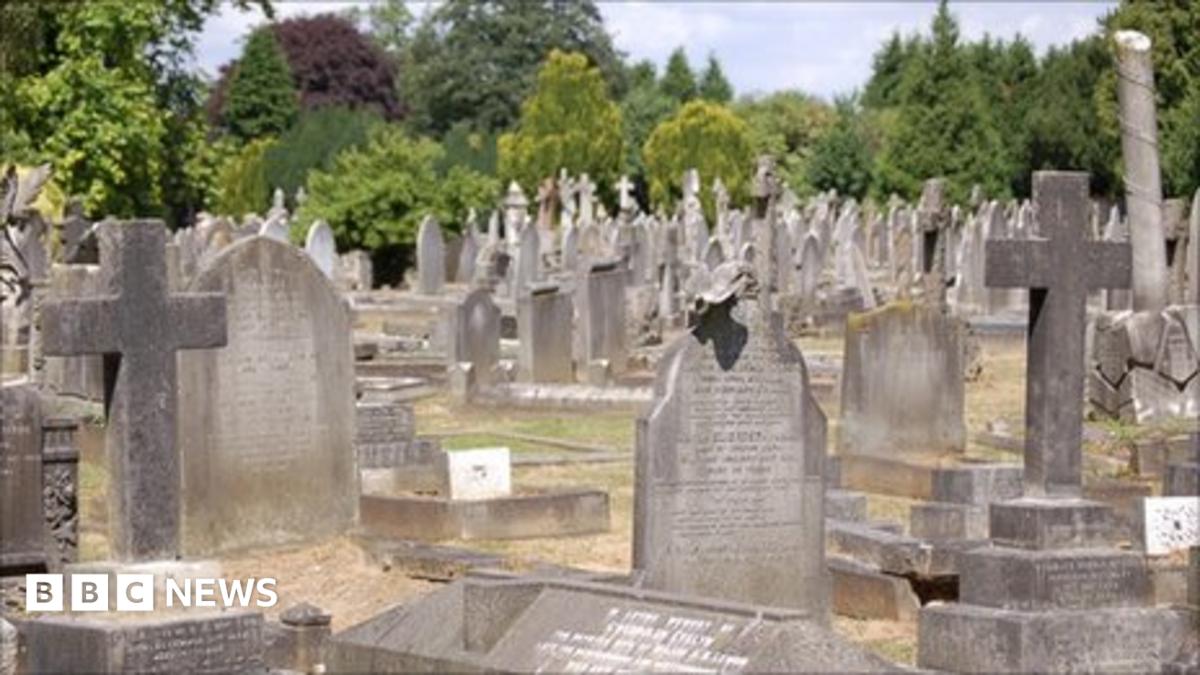 Winchcombe plans for first new cemetery in 200 years - BBC News