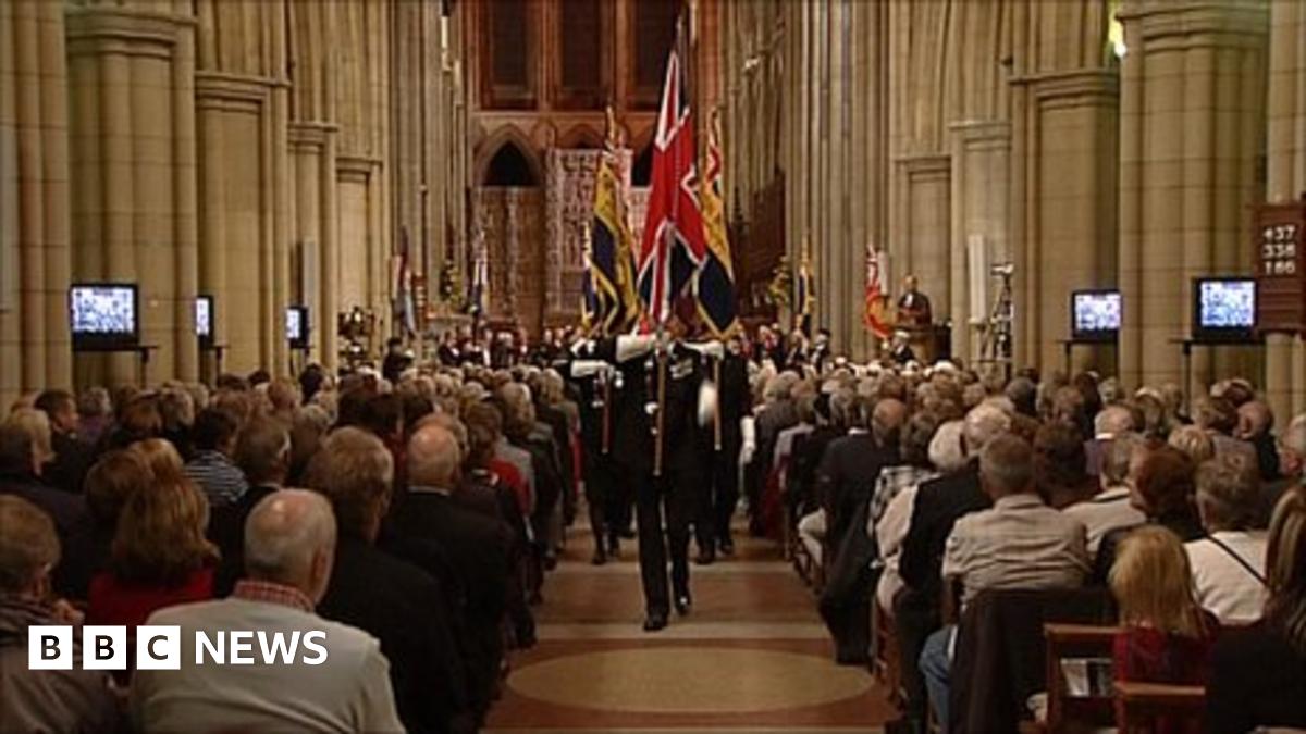 Truro concert remembers soldiers killed in Afghanistan - BBC News