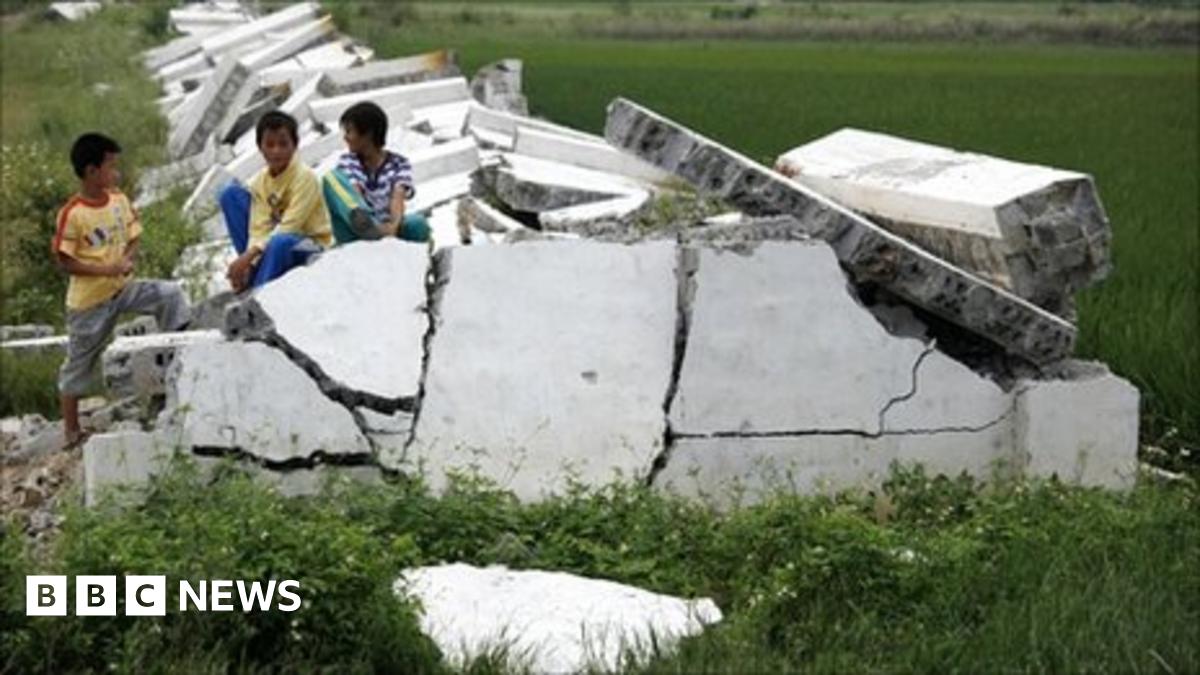 China riot suspect dies in Guangdong police custody - BBC News