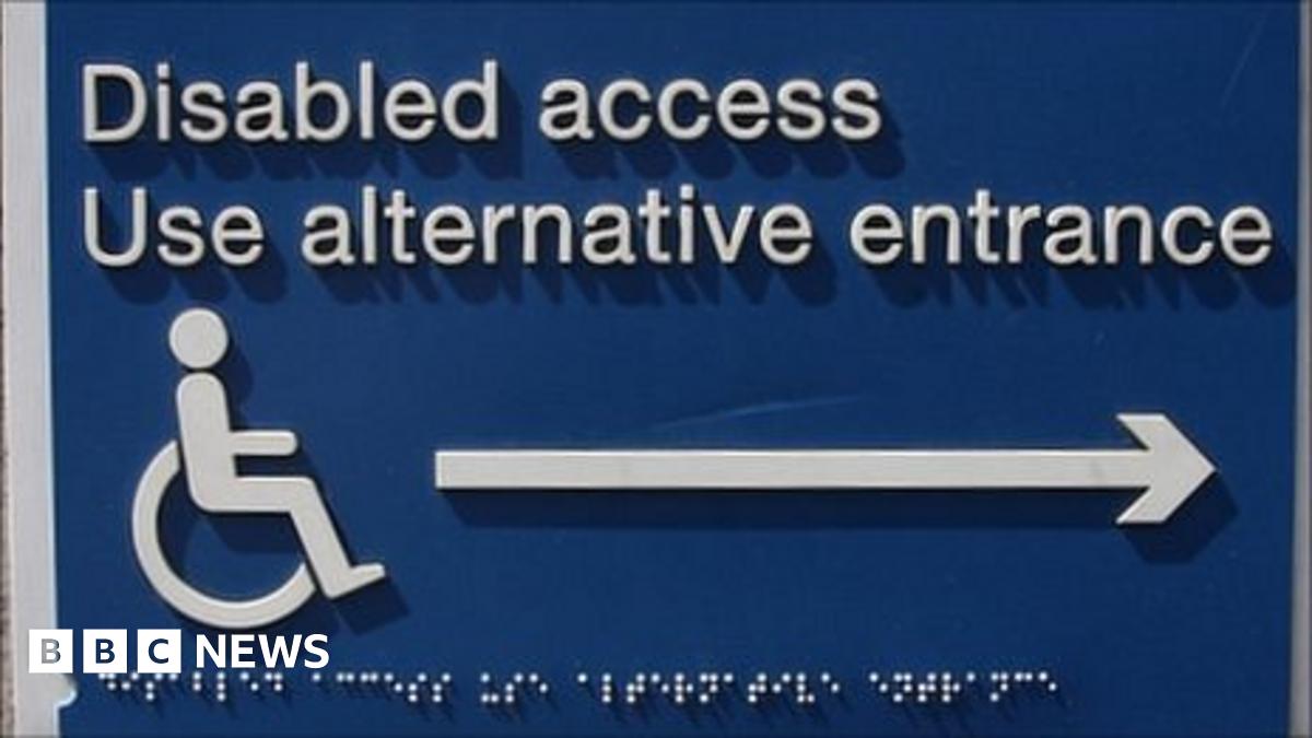 Guernsey States tests accessibility of buildings - BBC News