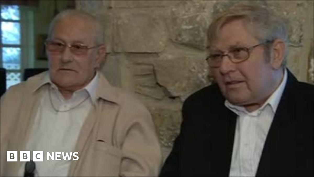 'Only child' Royston Bird meets brother he did not know existed - BBC News