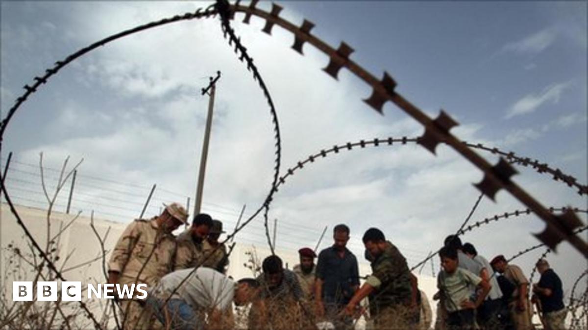 Libyan 'prison massacre grave' revives painful memories - BBC News