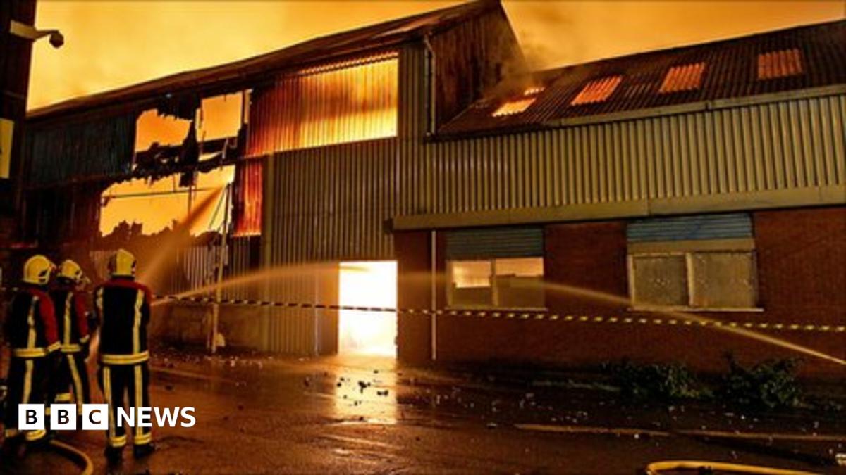 Bilston building fire 'was arson' - BBC News