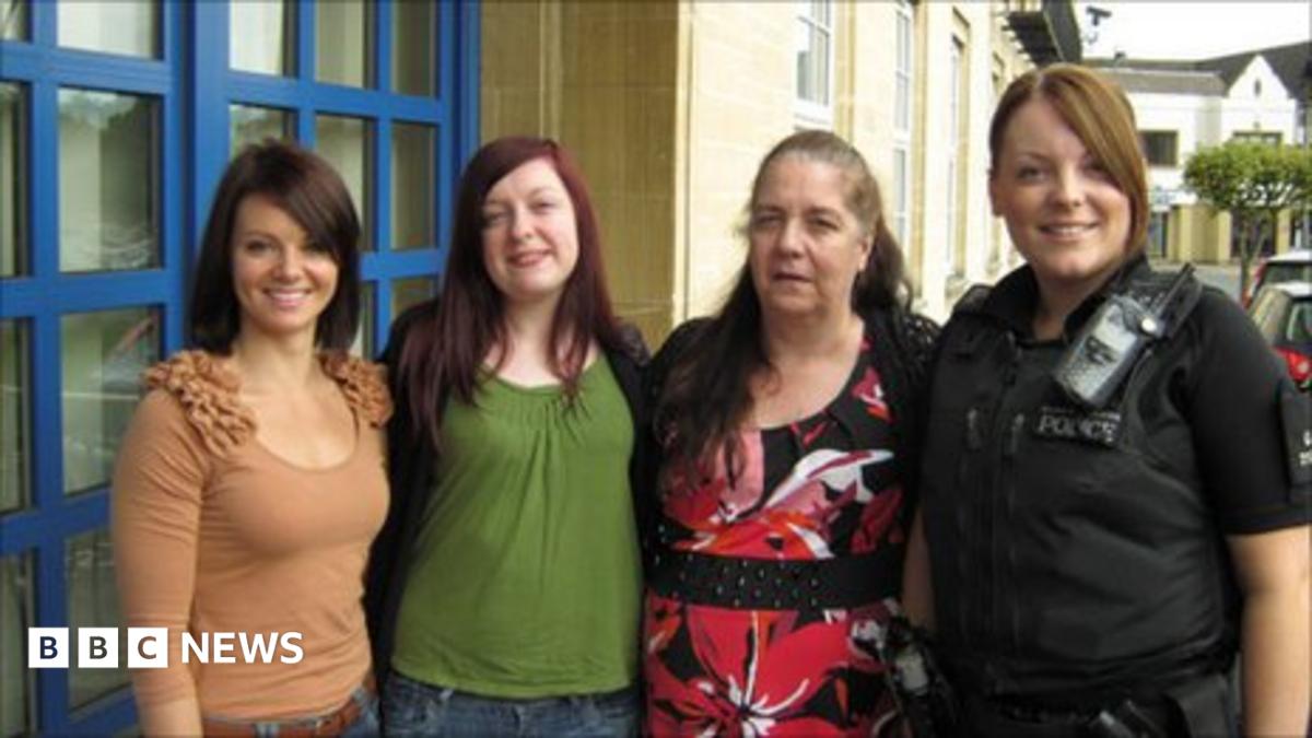 Off-duty police officers save man at Cheltenham cinema - BBC News