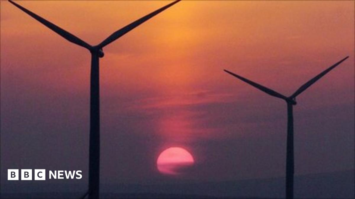 Pen y Cymoedd wind farm step nearer after RCT decision - BBC News