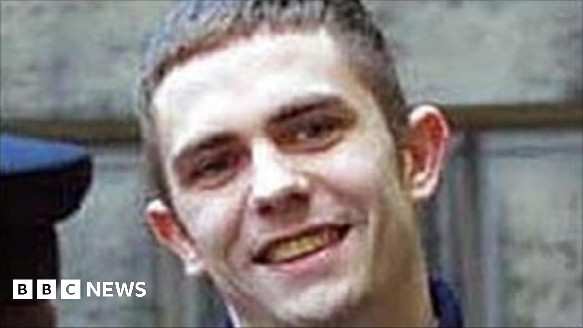 Rapist Robert Foye has minimum prison sentence halved - BBC News