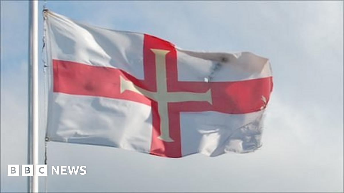 Guernsey States and parish douzaines sign charter - BBC News