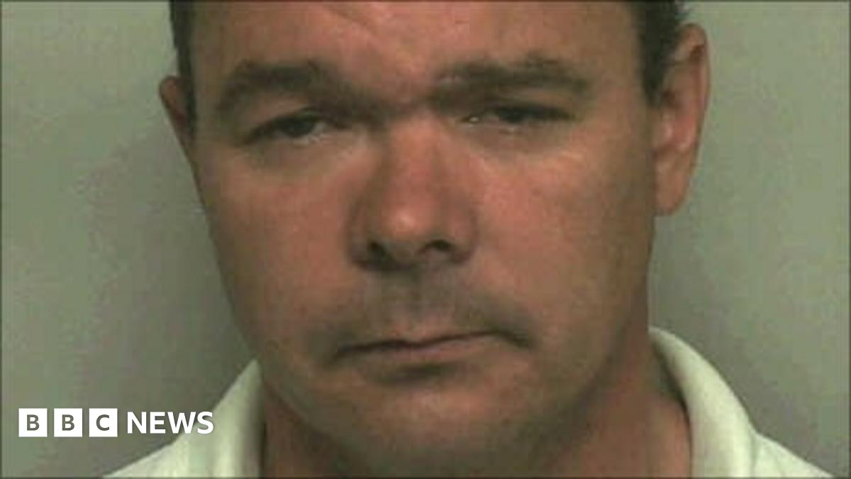 Brighton killer Steven Dunne in custody in Manchester - BBC News