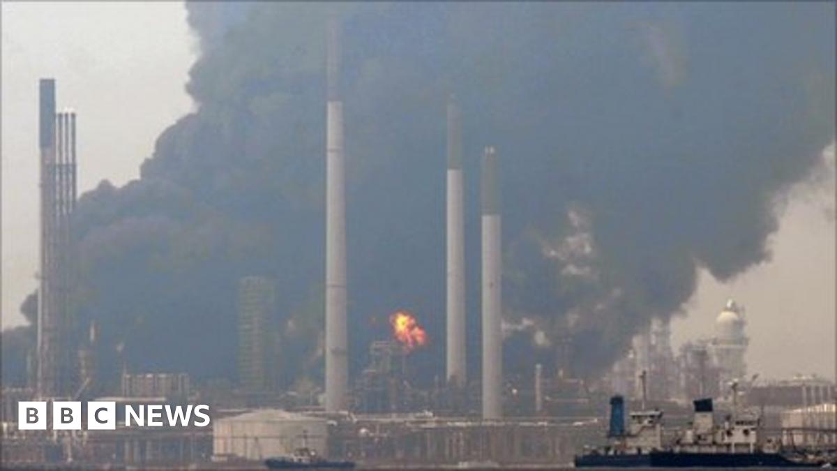 Shell Singapore declares Force Majeure after fire - BBC News