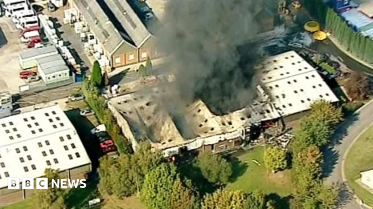 Lingfield fire: Eight injured in factory explosion - BBC News