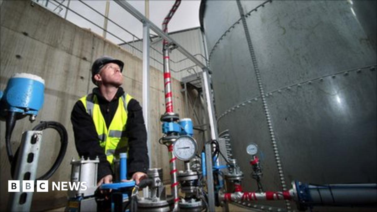 Jobs boost as Shanks opens new waste plants - BBC News