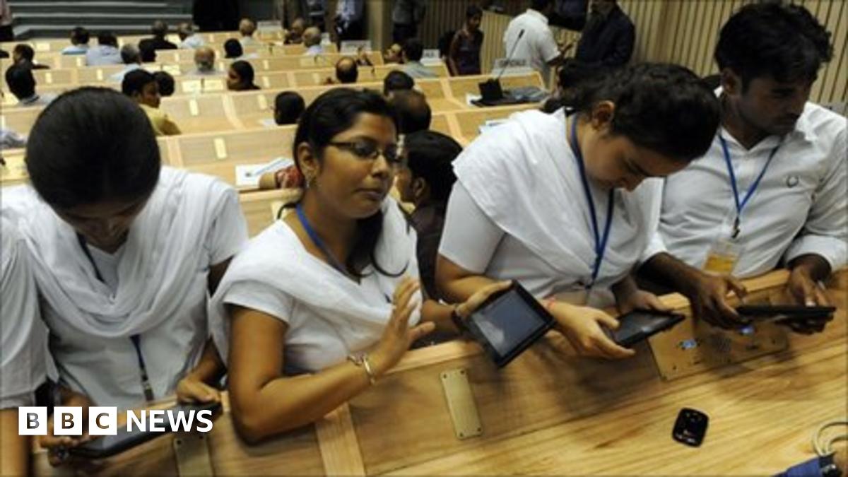 India launches Aakash tablet computer priced at $35 - BBC News