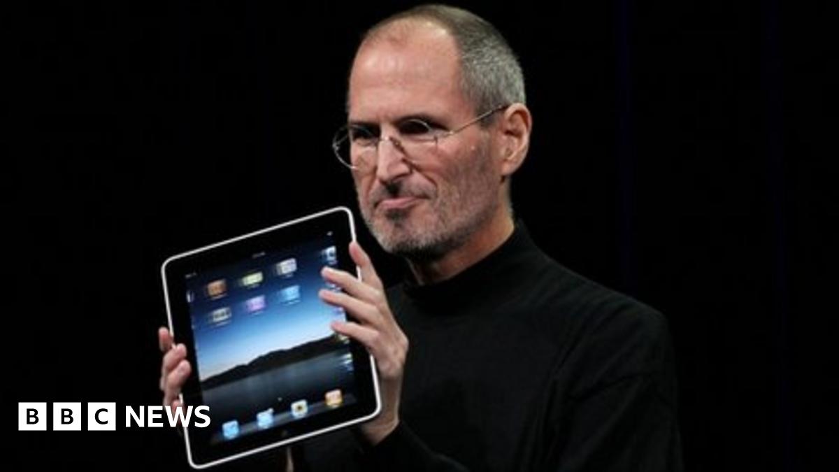 Apple co-founder Steve Jobs death: tributes pour in - BBC News