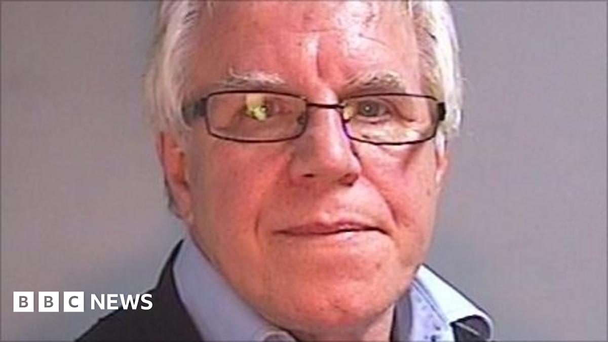 Children's charity fraudster Howard Rose jailed - BBC News