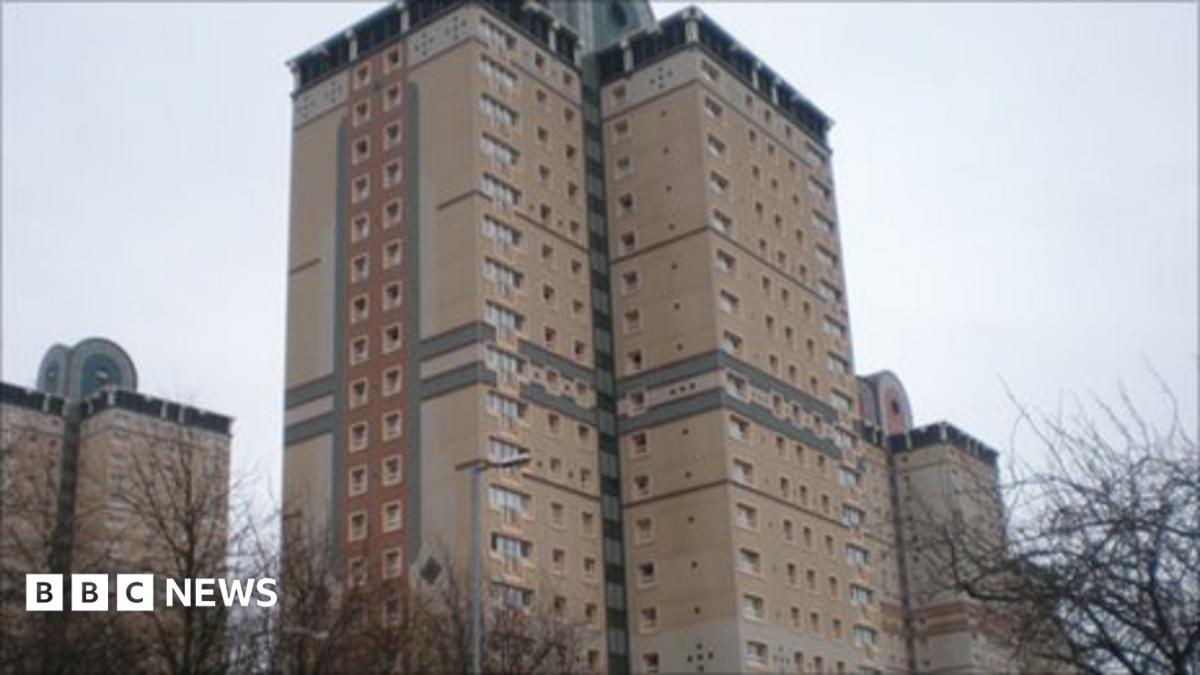 Probe after youth in Motherwell tower block film stunt - BBC News