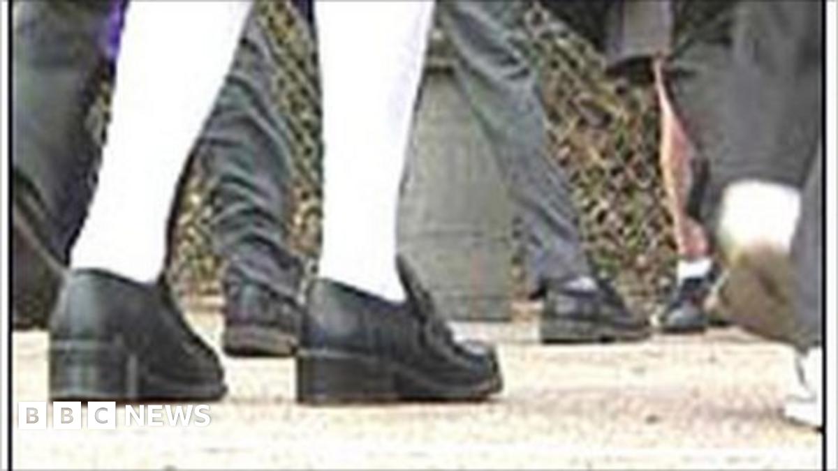 Sewage leak closes Newark special needs school - BBC News