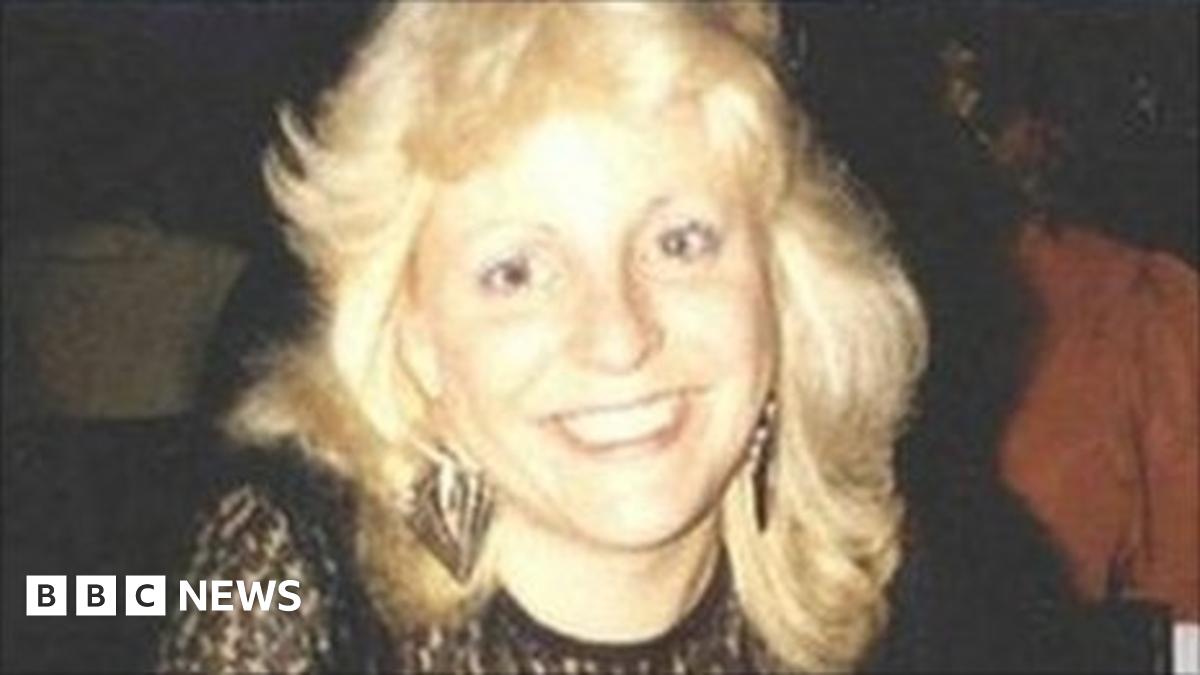 Paul Stockman pleads guilty to manslaughter of fiancee - BBC News