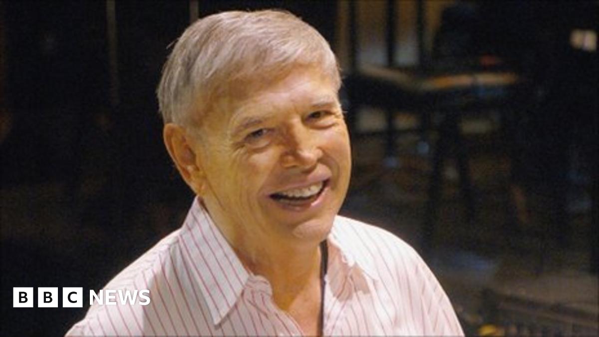 US virtuoso pianist Roger Williams dies aged 87 - BBC News