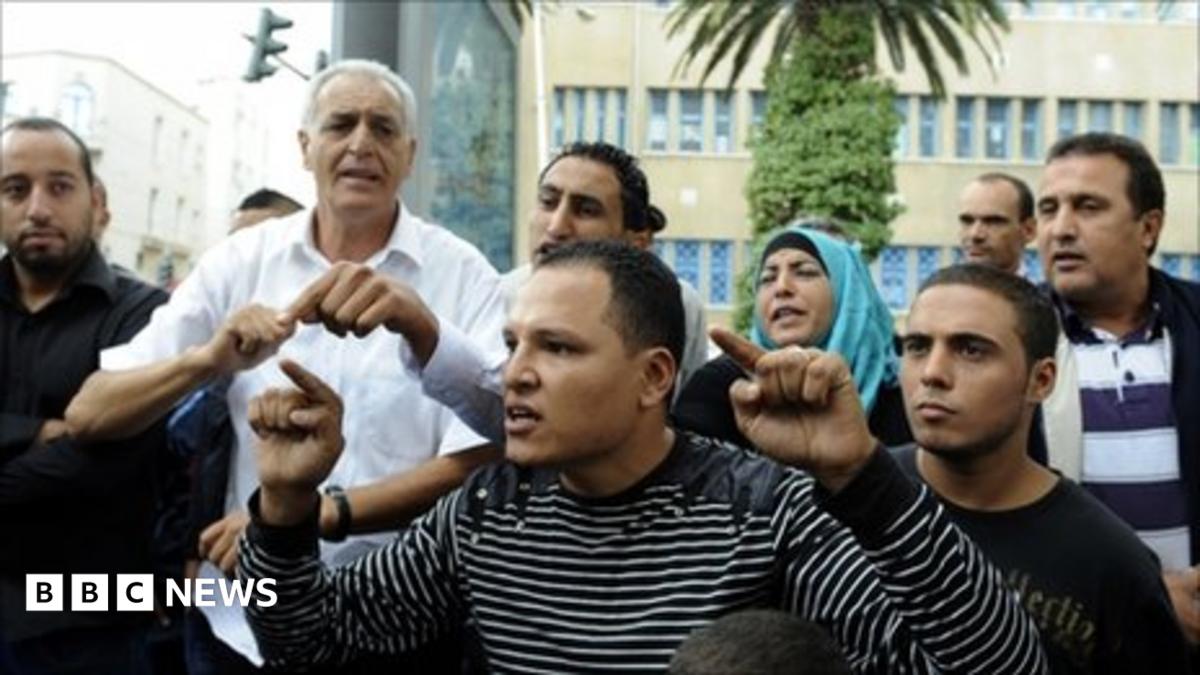 Protesters attack TV station over film Persepolis - BBC News