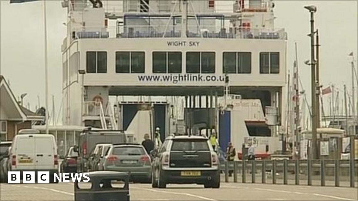 Agreement over new Wightlink ferry terminal - BBC News