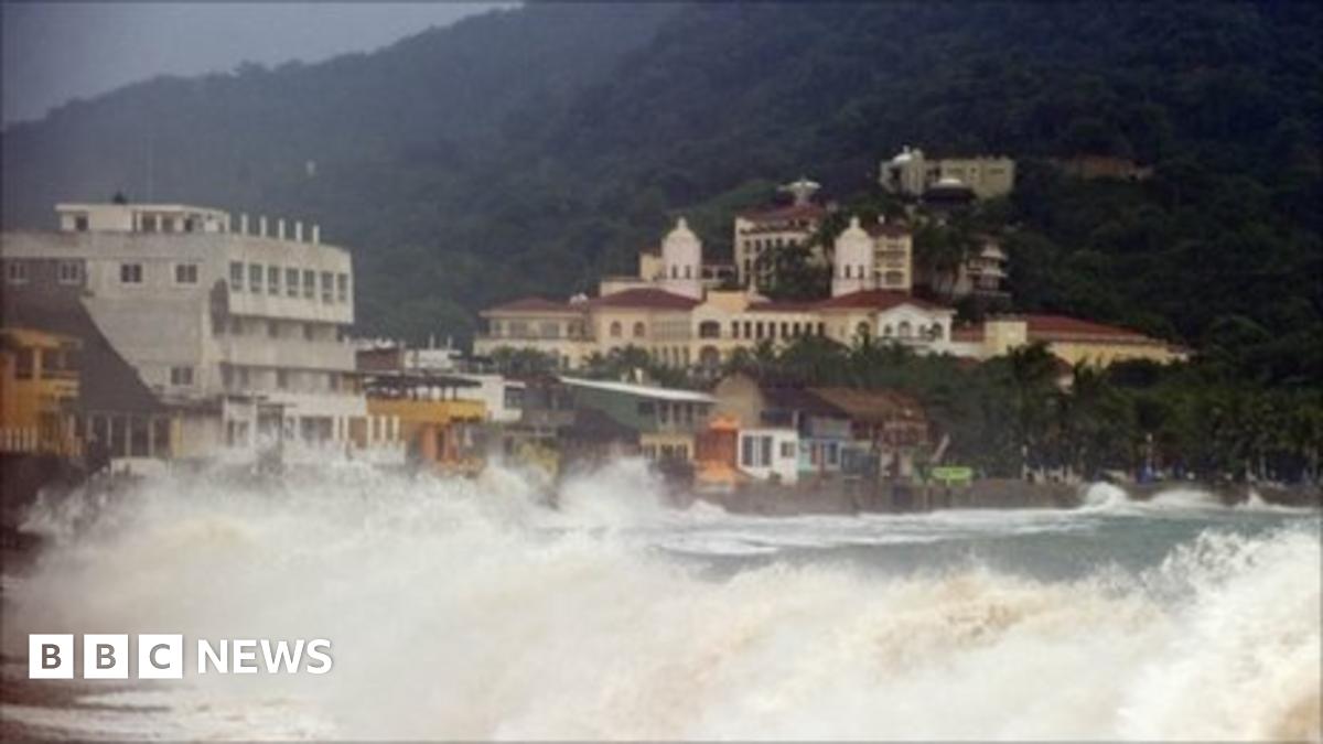 Hurricane Jova hits Mexico's Pacific coast - BBC News