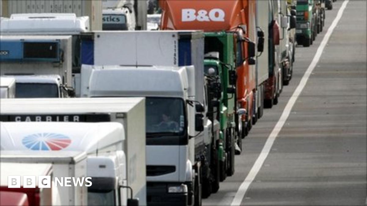 TfL makes more than £1m a year on pollution fines - BBC News