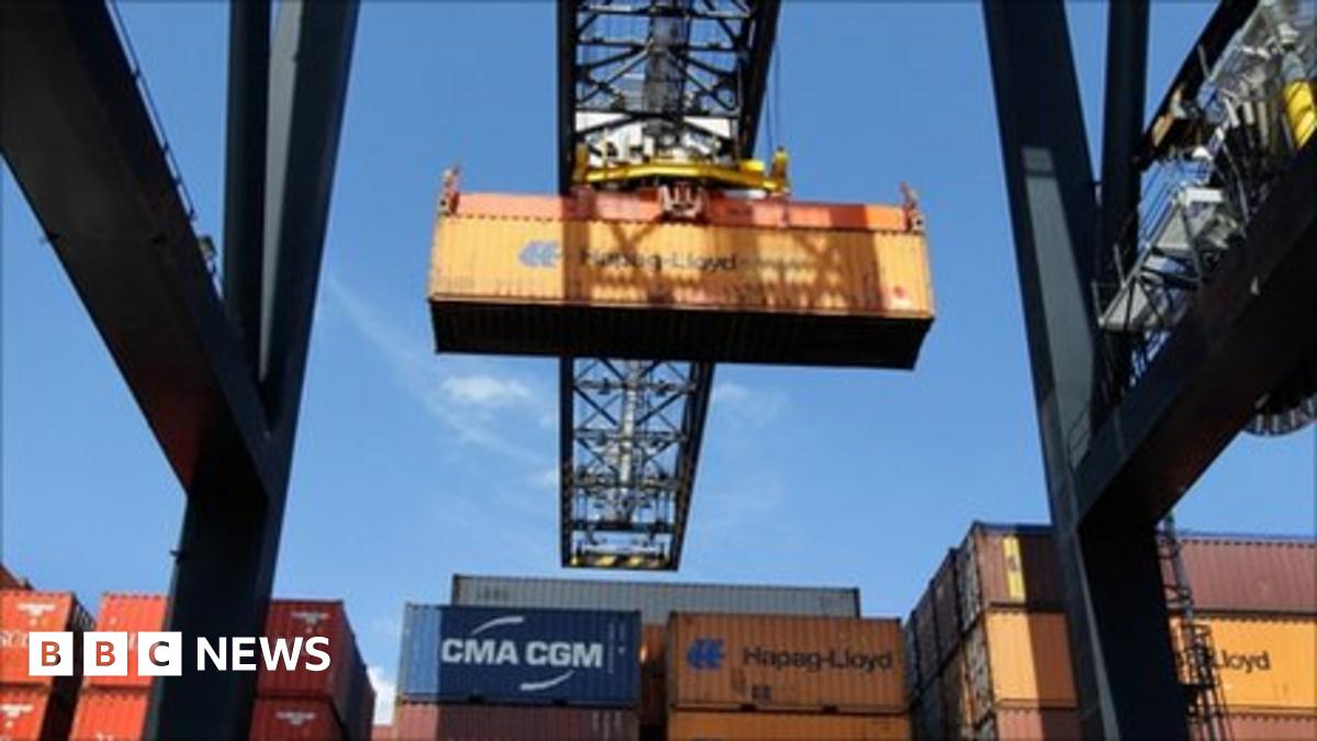 UK clocks up record trade deficit in September - BBC News