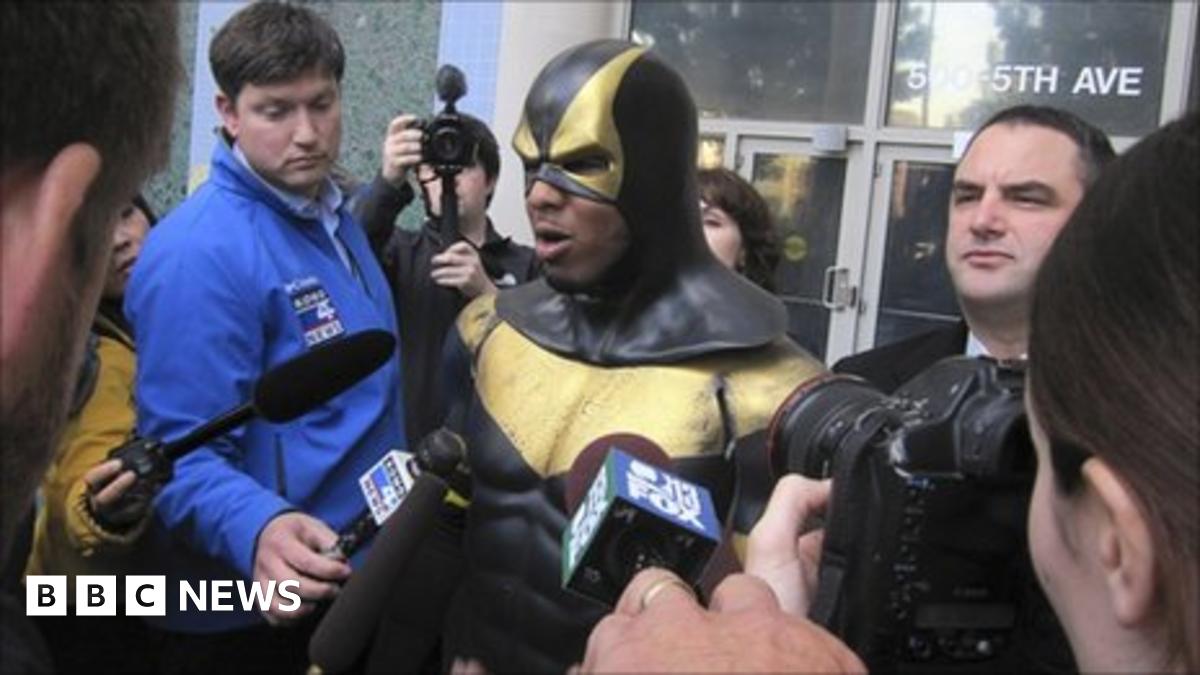 'Superhero' Phoenix Jones: 'I'll keep Seattle safe' - BBC News