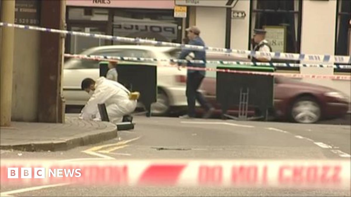 Arrests over Bexley kebab shop BBC man murder - BBC News