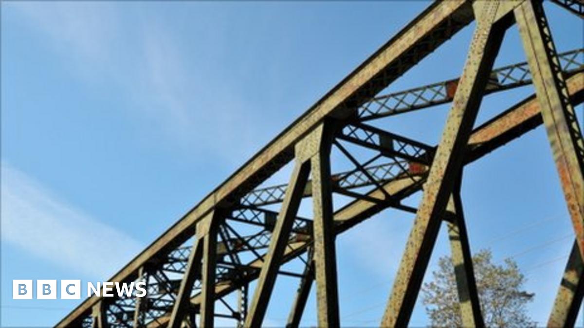 Why would thieves steal a bridge? - BBC News