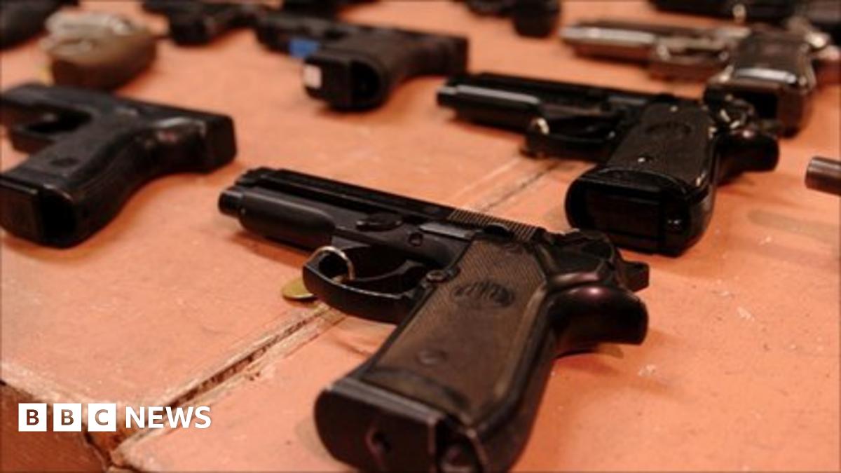 'Gun fight' over the US constitution - BBC News