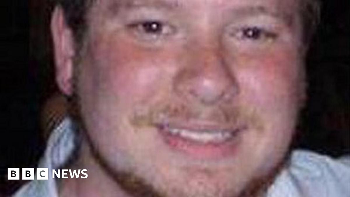 Missing Jamie Oliver apprentice Kevin Boyle found dead - BBC News