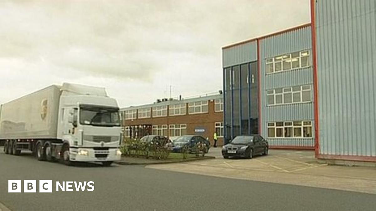 Derby engineering firm closes with loss of 118 jobs - BBC News