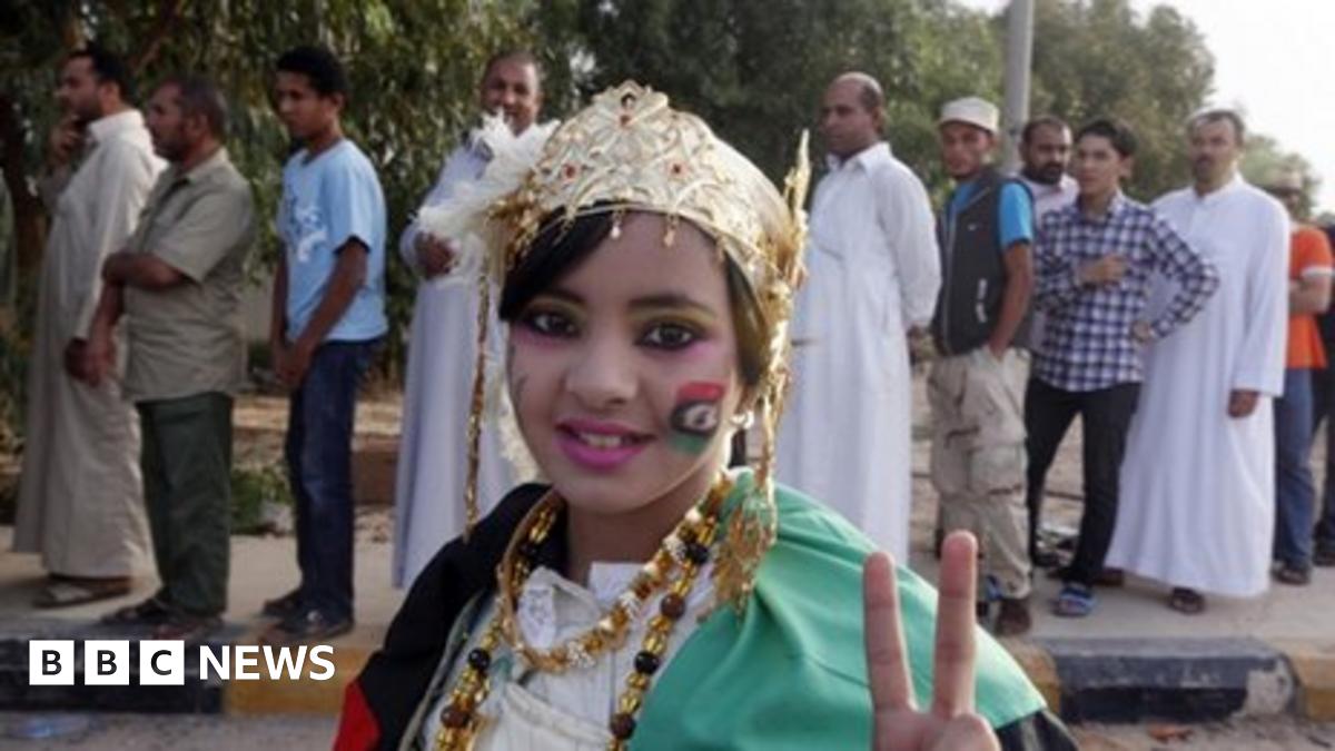 Mystery surrounds Gaddafi's end - BBC News