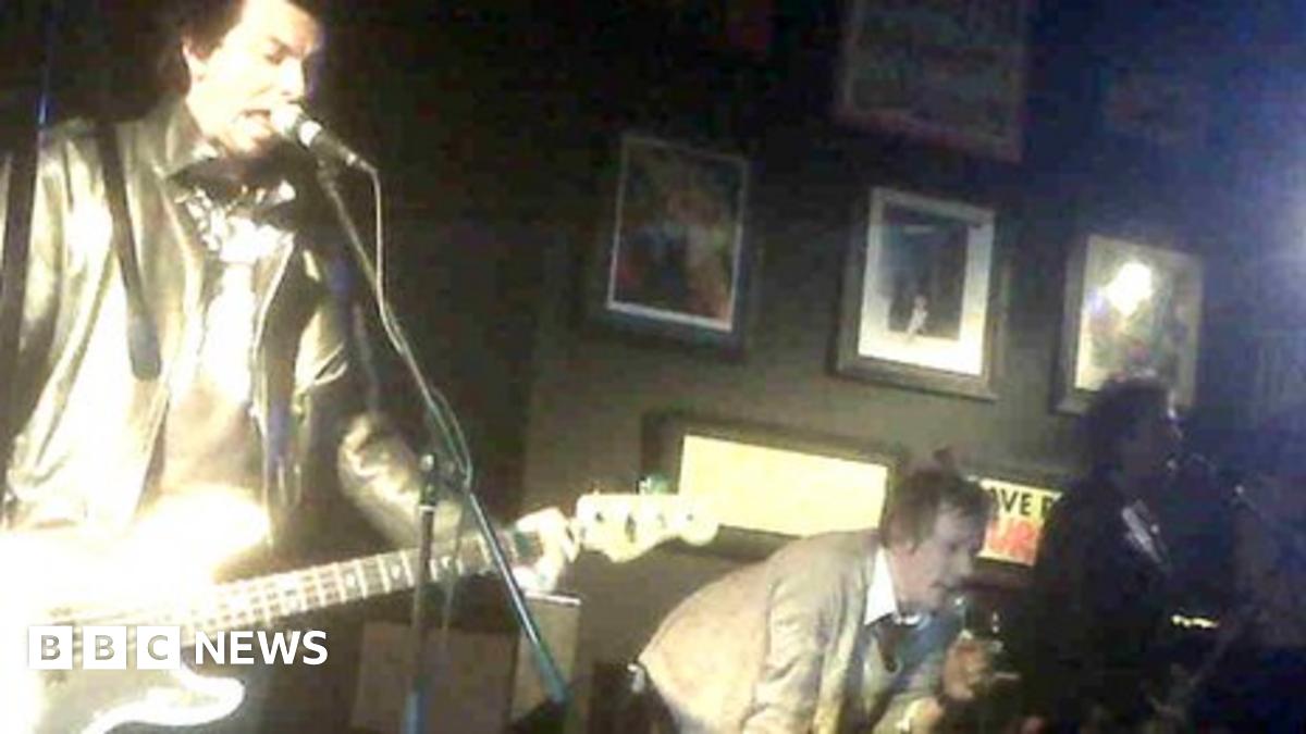Punk rock: Anarchy in the UK tribute tour in Caerphilly - BBC News