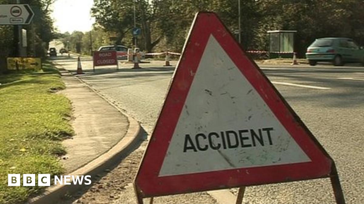 Pair killed in crash on B4114 in Leicestershire named - BBC News