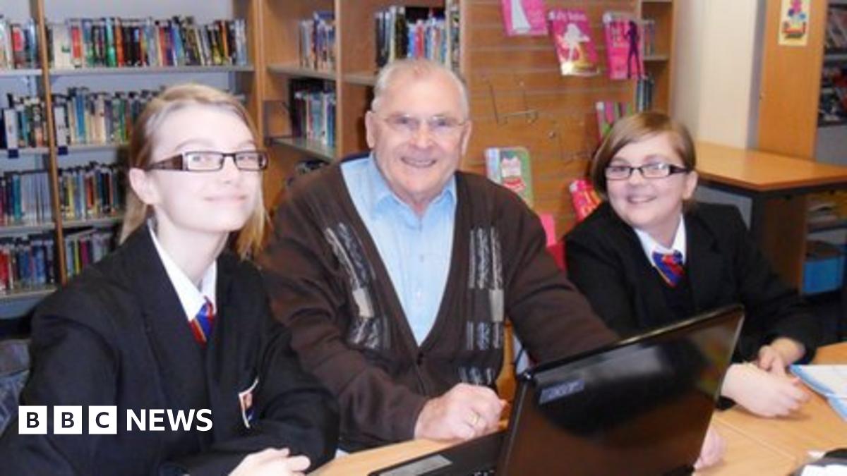 Cardinal Allen pupils teach IT skills to over 60s - BBC News