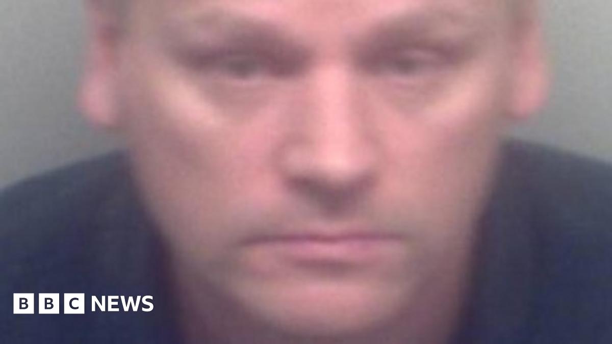 Christopher Newbrook is jailed over child sex images - BBC News