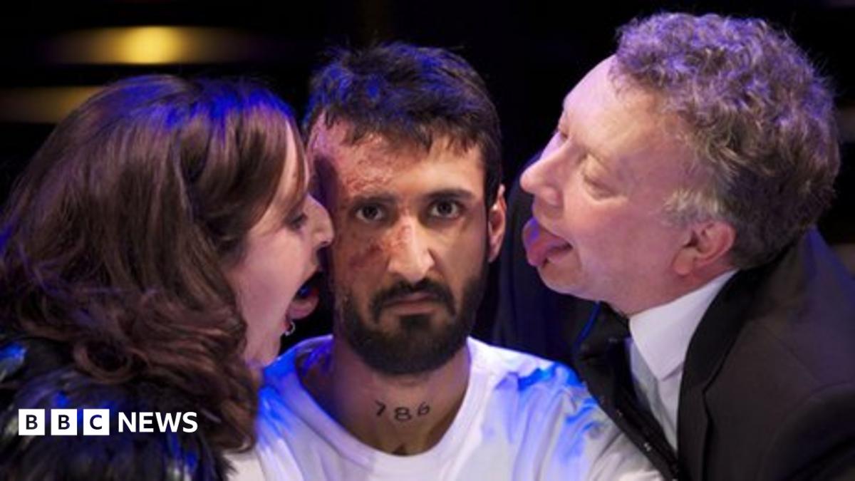 Marat/Sade: Audiences walk out of 'perverse' RSC show - BBC News