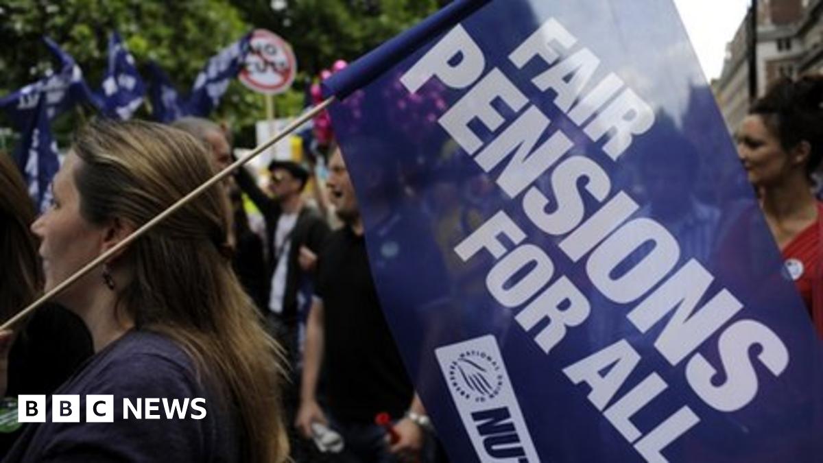 Public sector pensions: Inflation move challenged - BBC News