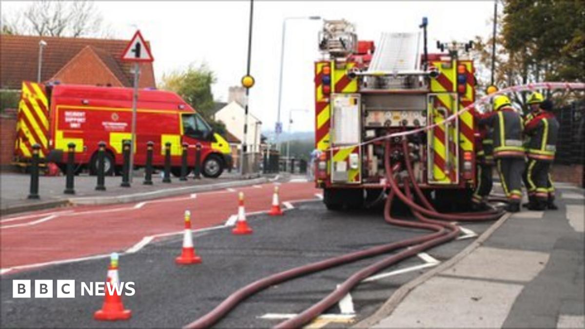 Selston cordon lifted after gas cylinder fire - BBC News