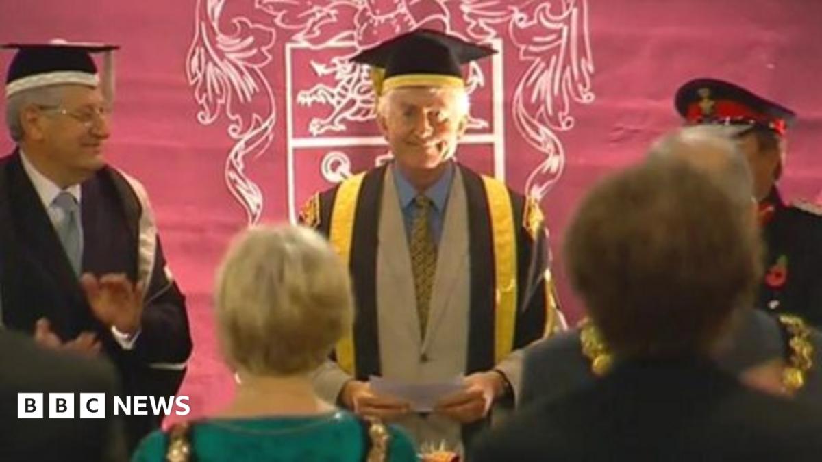 Rhodri Morgan becomes Swansea University chancellor - BBC News
