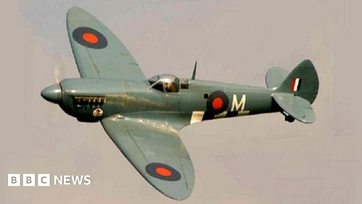 Radio-controlled Spitfire achieves cross-Channel flight - BBC News